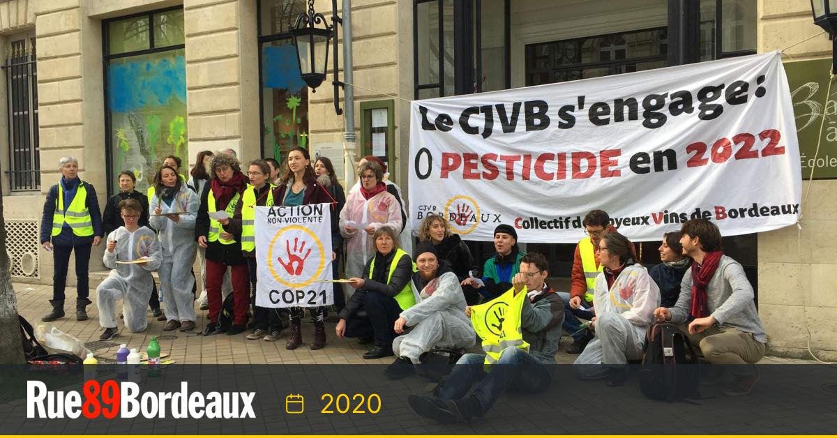 ANV-Cop21 repeint l'entrée du CIVB pour le pousser vers la sortie des ...